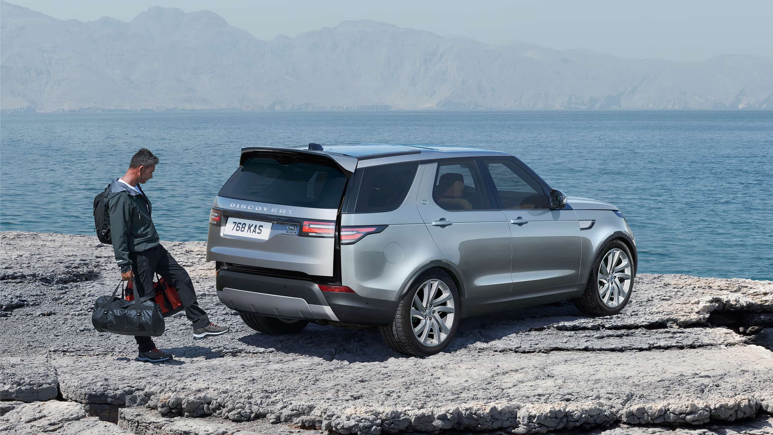 路虎·揽胜运动版SVR：以SVR之名，释放澎湃性能-路虎汽车LAND ROVER官网